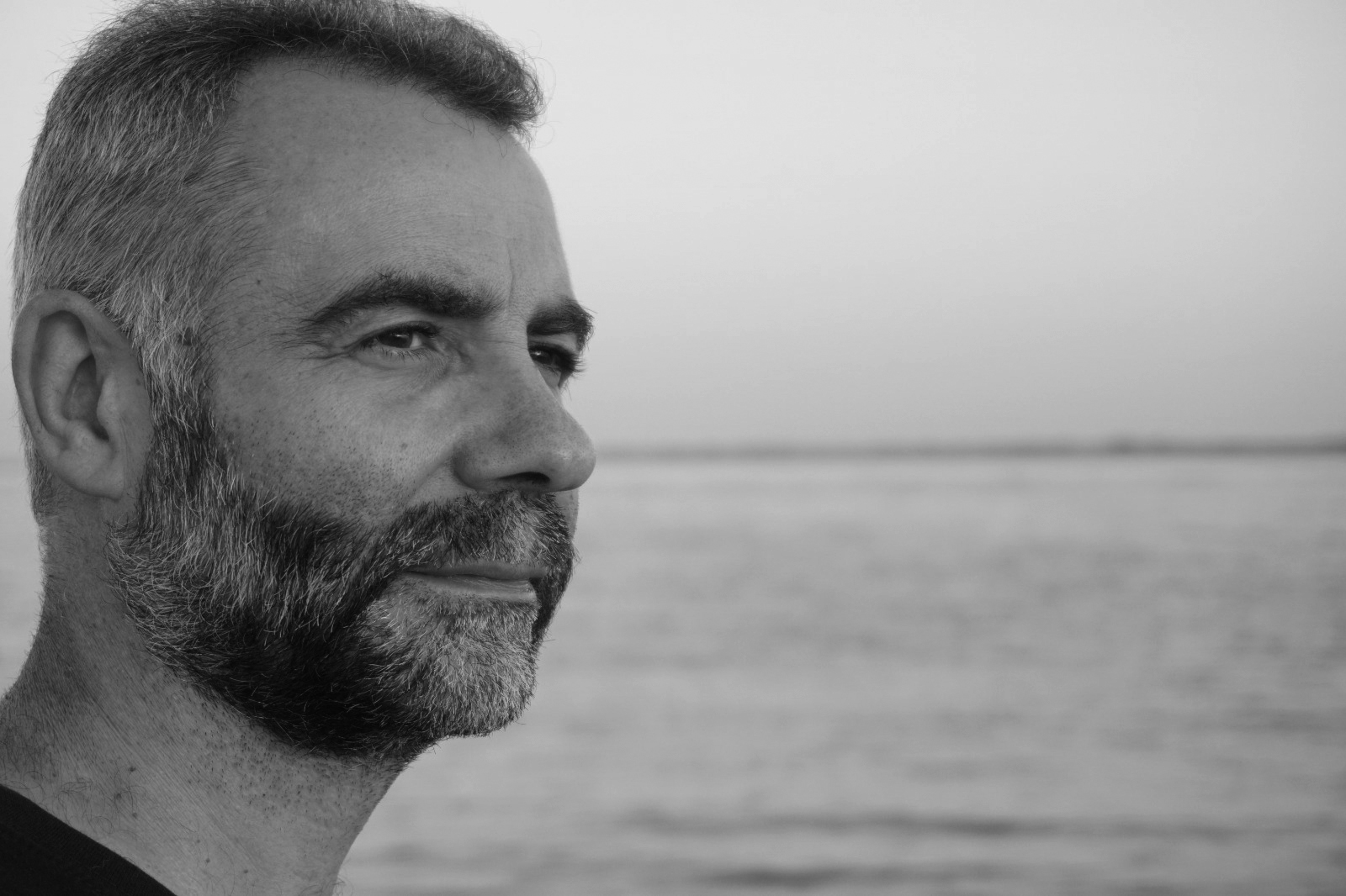 El poeta Manuel José De Lara ha resultado ganador del IV Premio Internacional de Poesía Juan ...